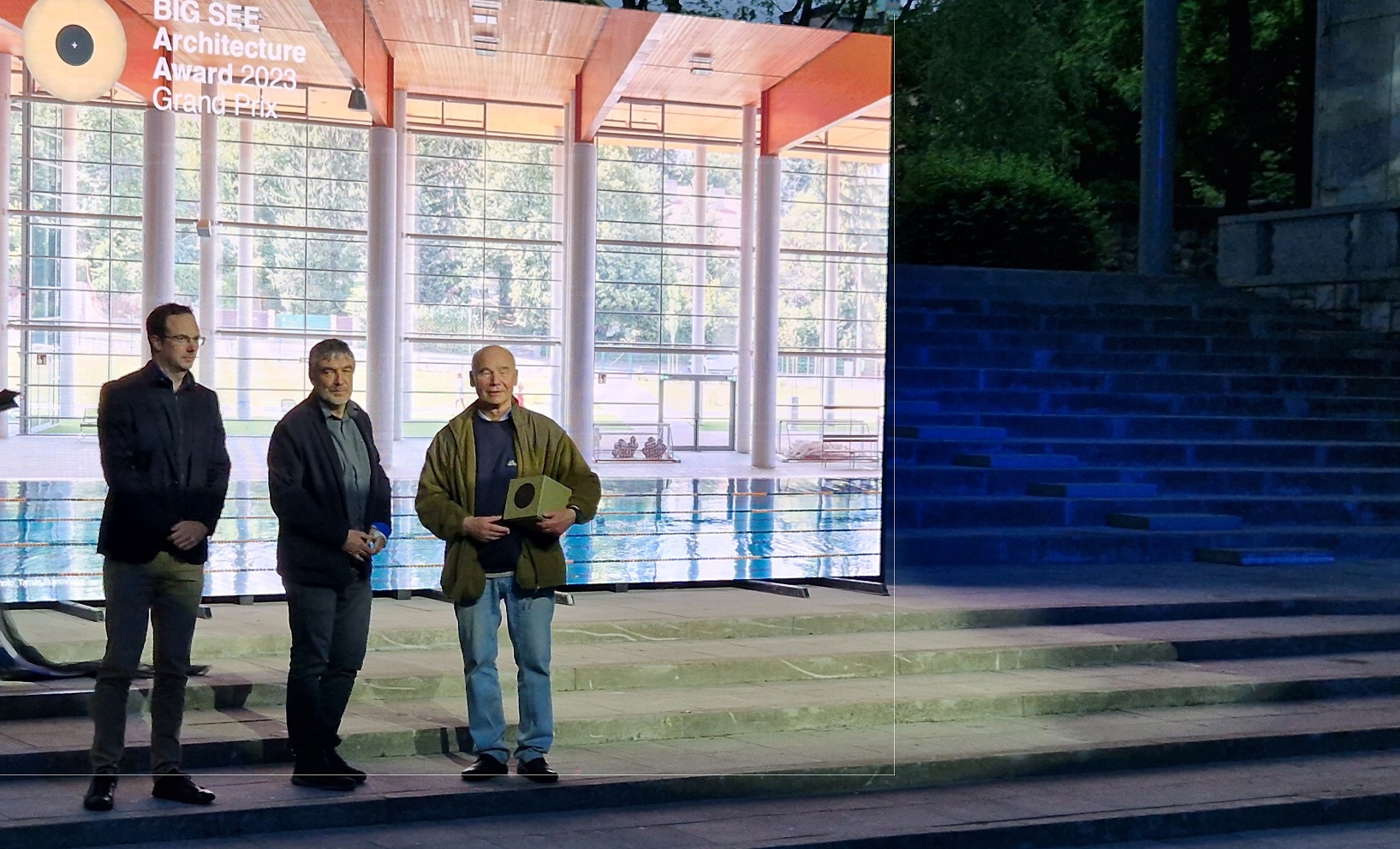 Nemzetközi építészeti fődíjat nyertek a soproni Csik Ferenc Uszoda ...